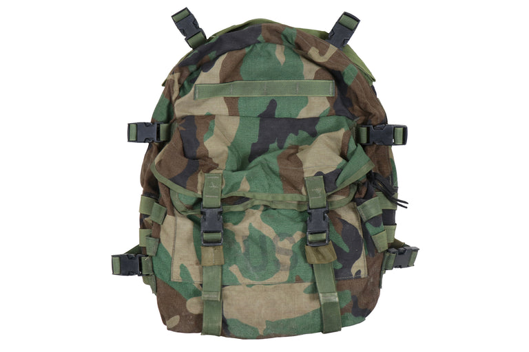 US Military Woodland M81 Assault Pack – Gear Rack